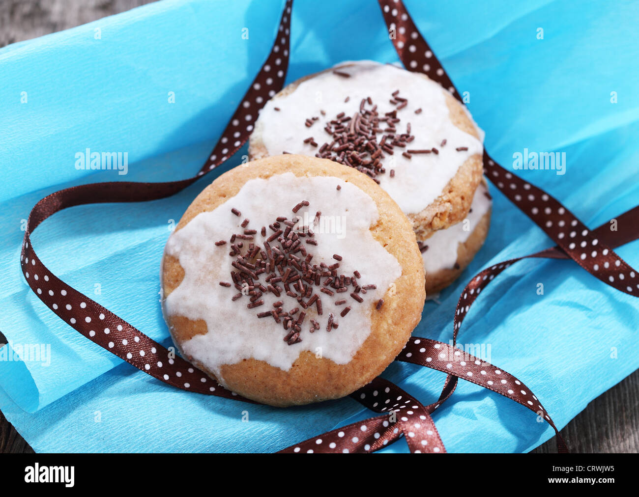 Cookies decorated with ribbon Stock Photo - Alamy