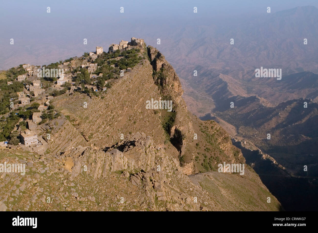 Ridgetop village, Haraz Mountains, Al-Riyadi, Al-Mahwit, Yemen Stock ...