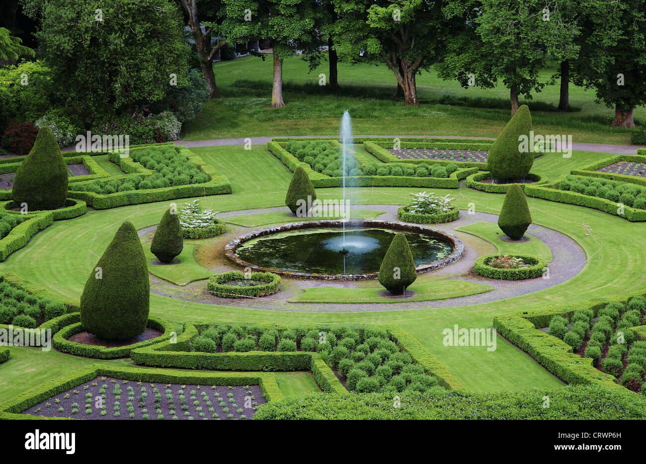 Formal gardens walkway hi-res stock photography and images - Alamy