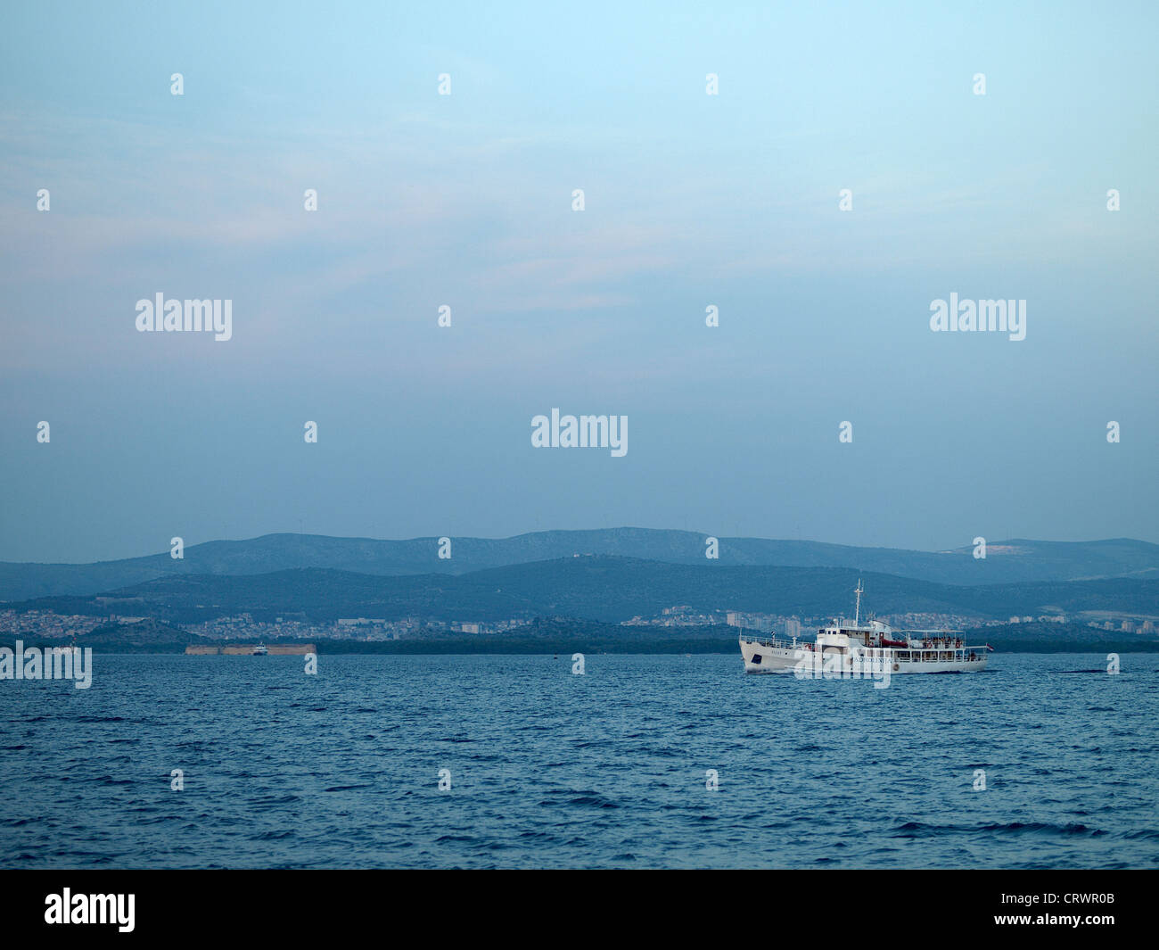Cruiser maritime boat ship sailing hi-res stock photography and images ...