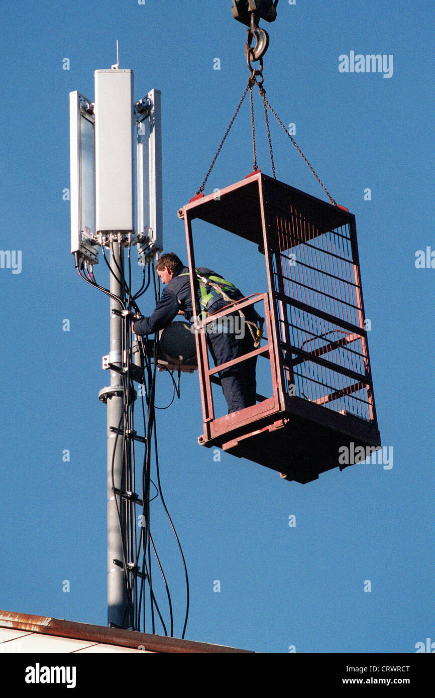 Mast assembly hi-res stock photography and images - Alamy