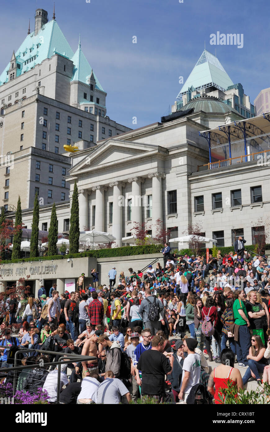 Mass crowd hi-res stock photography and images - Alamy