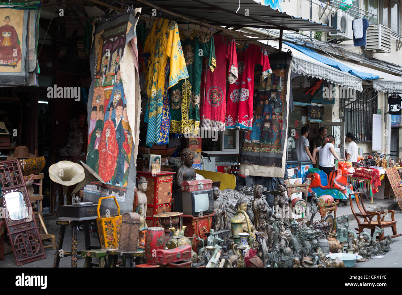 Dongtai Road Antique Market in Shanghai, China Stock Photo - Alamy