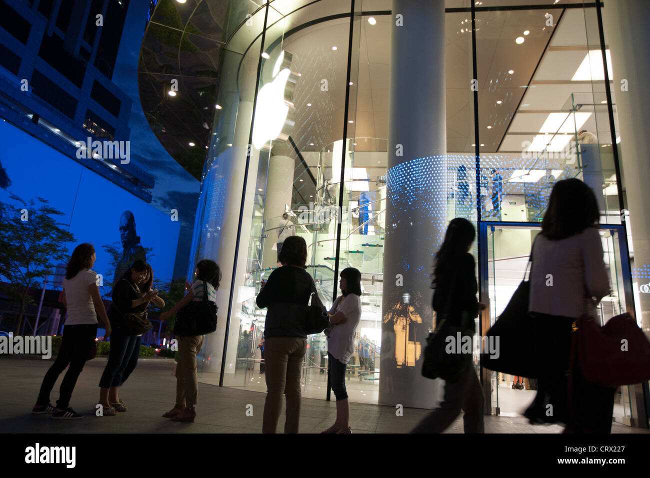 Apple computer store in the Xintiandi upmarket shopping district, in ...