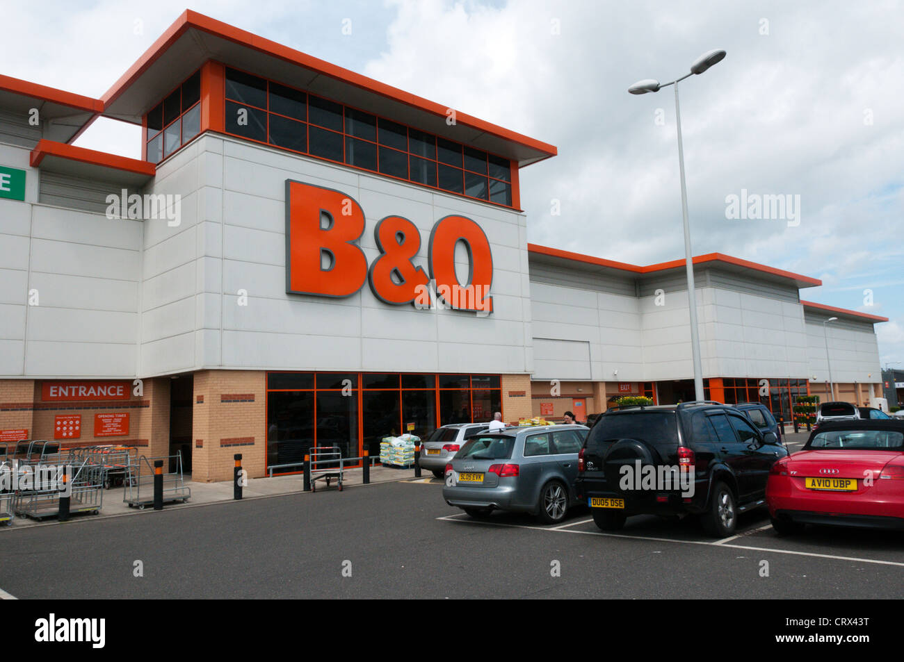 B&q store car park hi-res stock photography and images - Alamy
