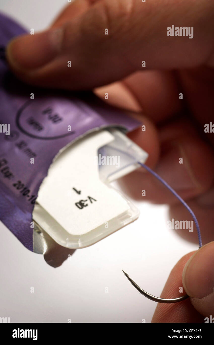 Surgical suture hi-res stock photography and images - Alamy