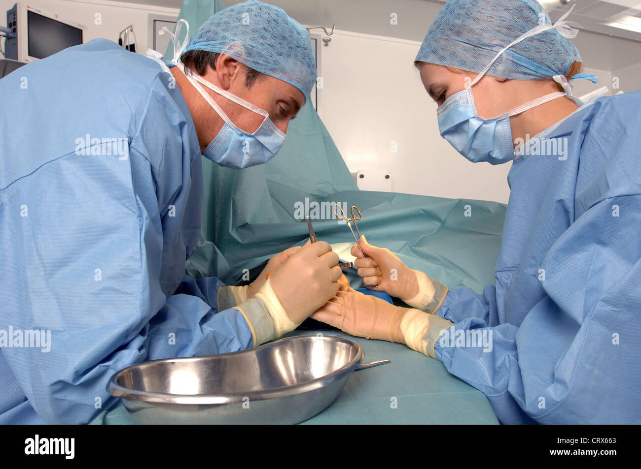 Surgical hand scrub hi-res stock photography and images - Alamy