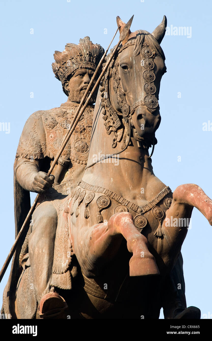 Emperor Menelik statue, Piazza addis ababa, ethiopia Stock Photo - Alamy