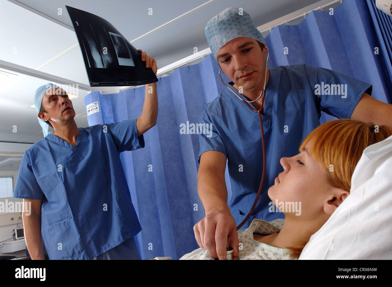 Doctors rounds hospital hi-res stock photography and images - Alamy