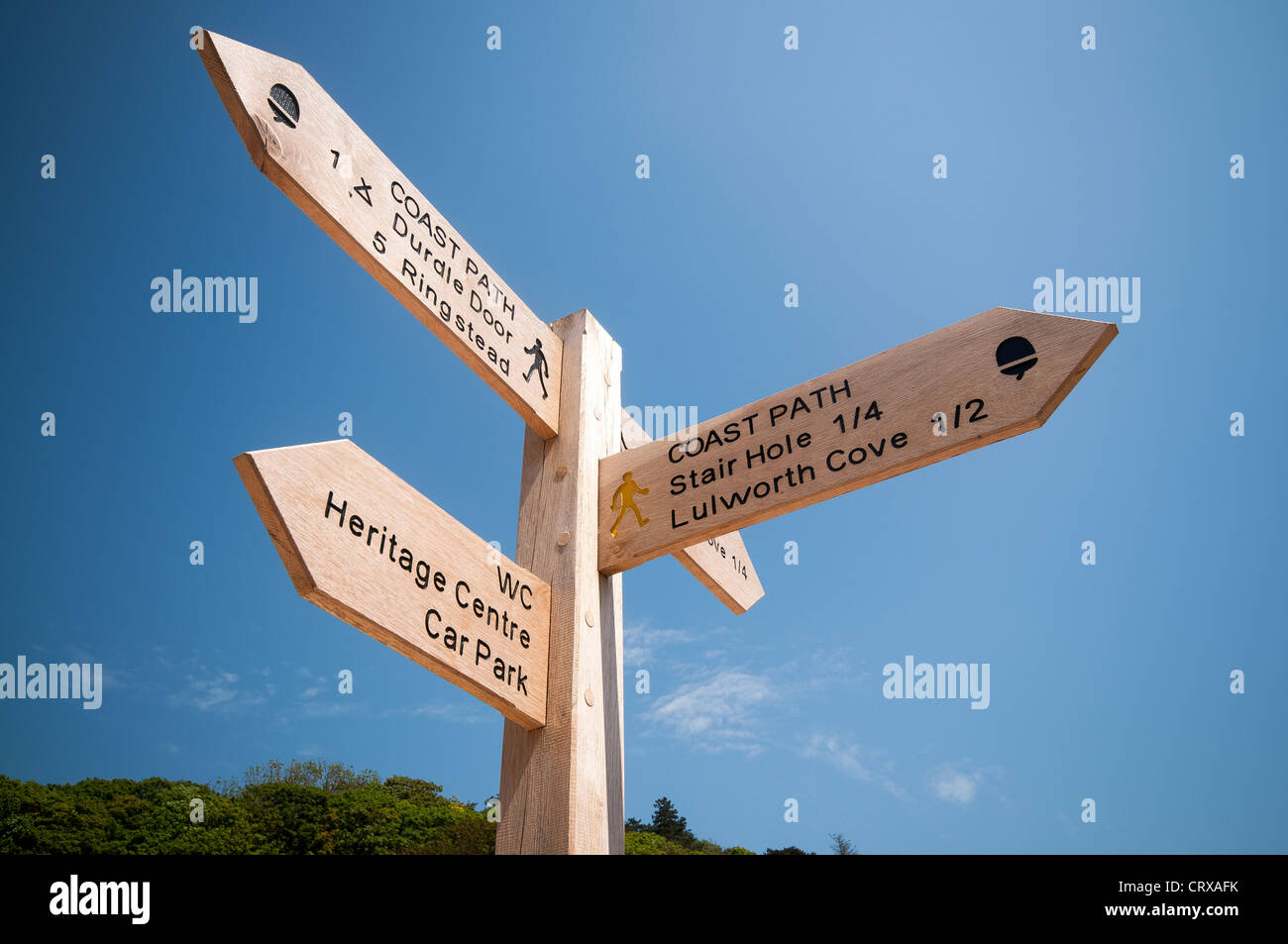 Walking sign path uk hi-res stock photography and images - Alamy