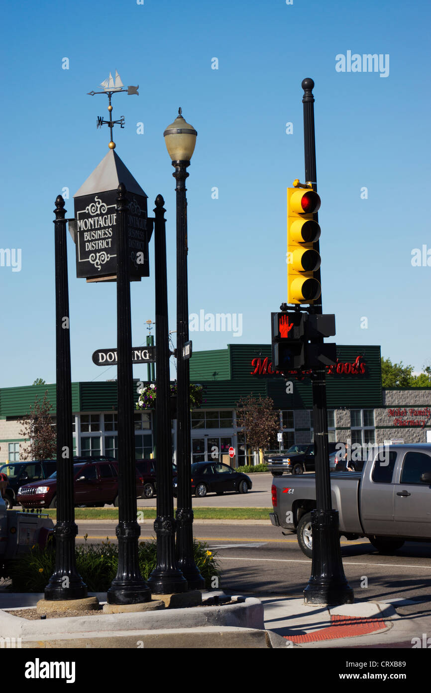 Traffic light on a street post in a small town Stock Photo - Alamy