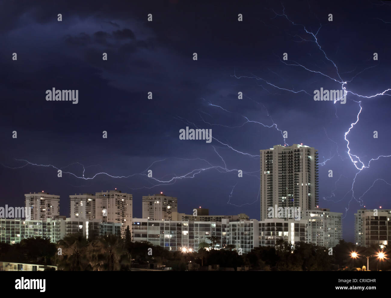 Night sky lightning hi-res stock photography and images - Alamy