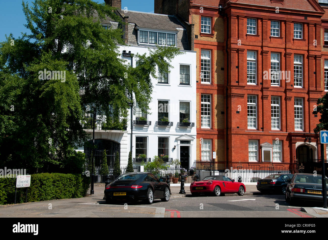 A property on cheyne walk in chelsea hi-res stock photography and ...