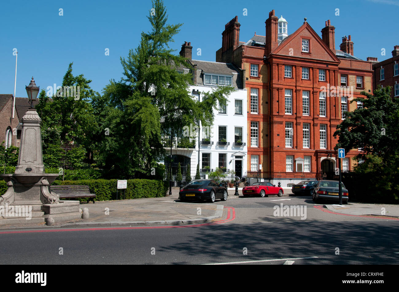 Cheyne walk houses hi-res stock photography and images - Alamy