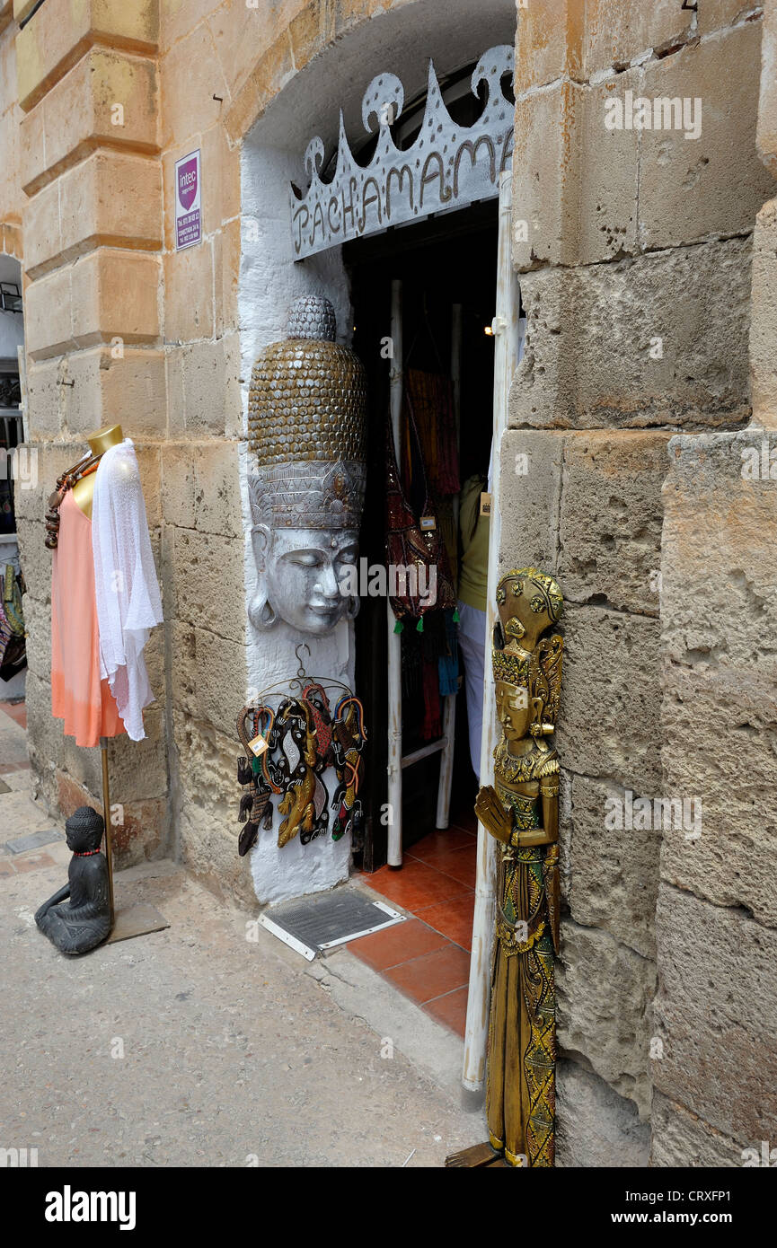 Islands shop souvenir tourism hi-res stock photography and images - Alamy