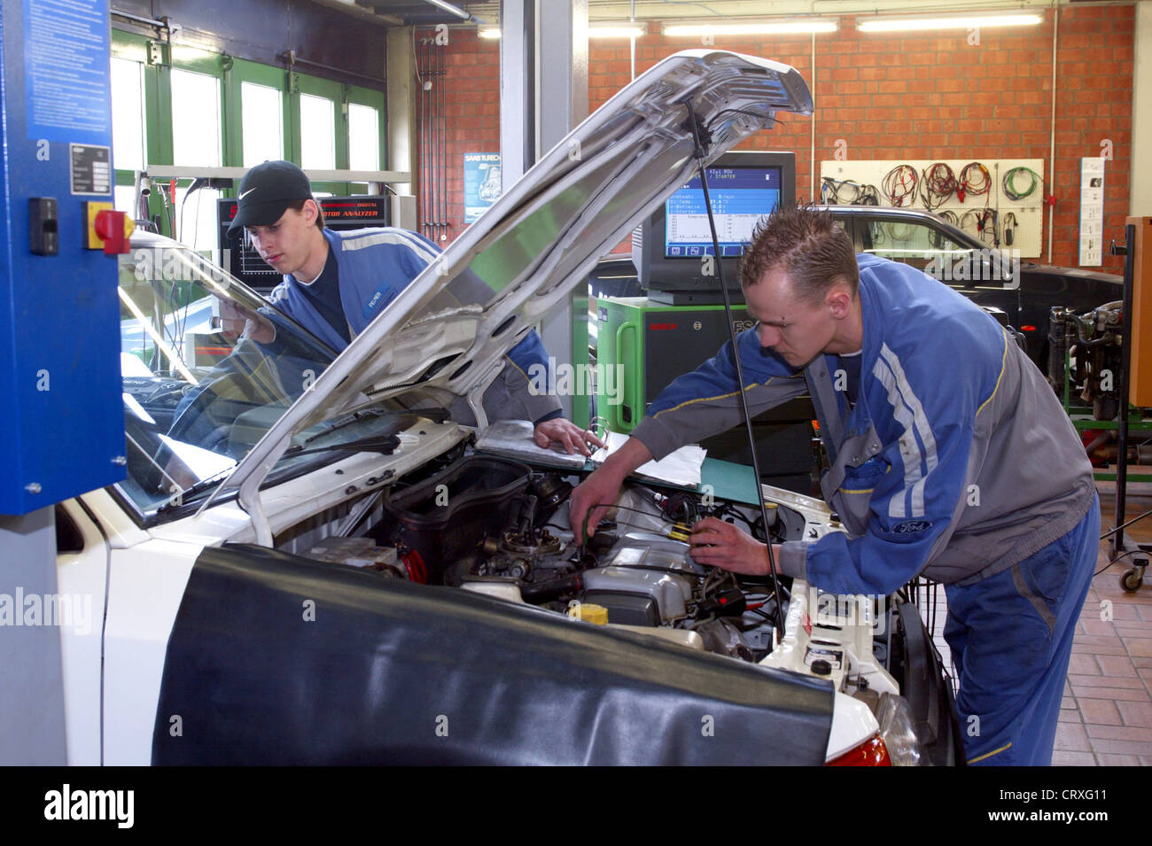 Mechatronics Engineering High Resolution Stock Photography and Images ...