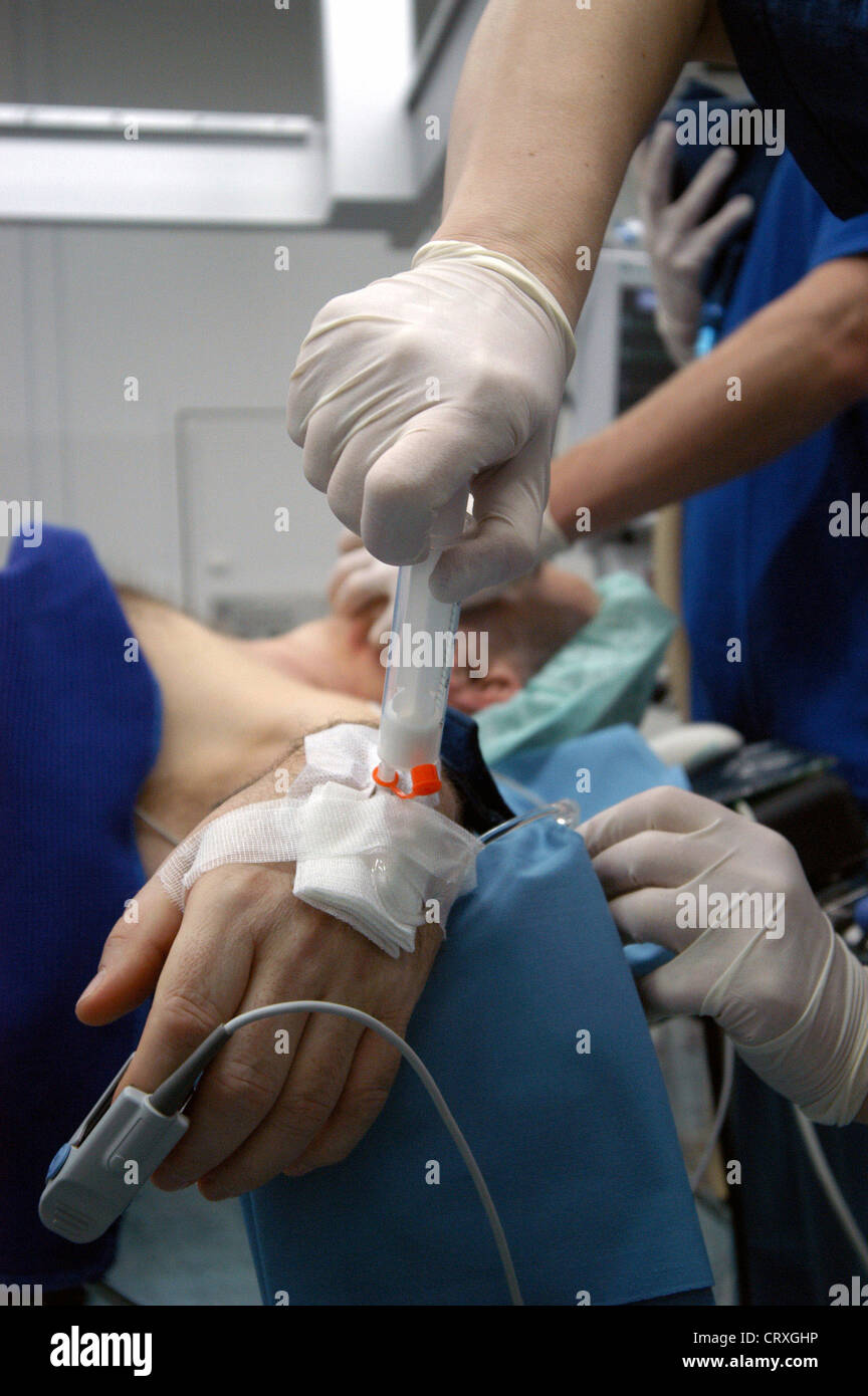 Anesthesia Monitoring Vertical High Resolution Stock Photography and Images - Alamy