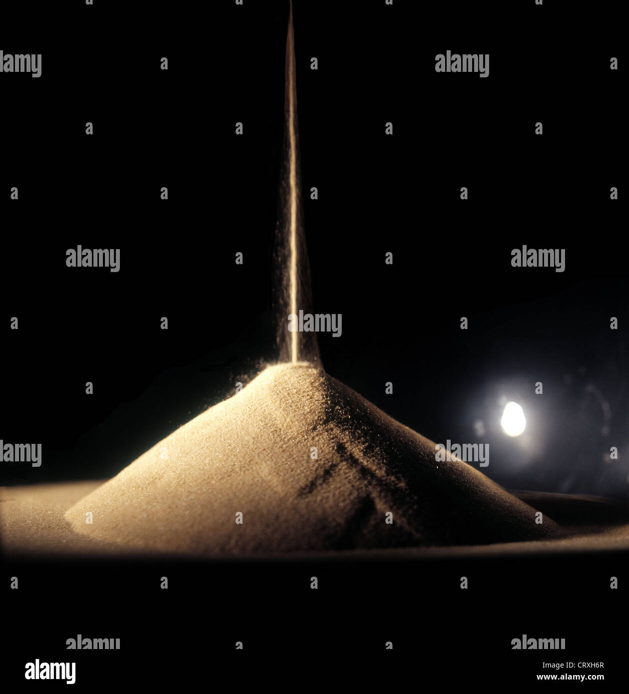 Glass from sand hi-res stock photography and images - Alamy