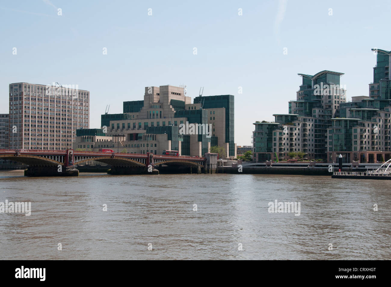Vauxhall Bridge,Newly painted for Queen's Jubilee Celebration,River ...