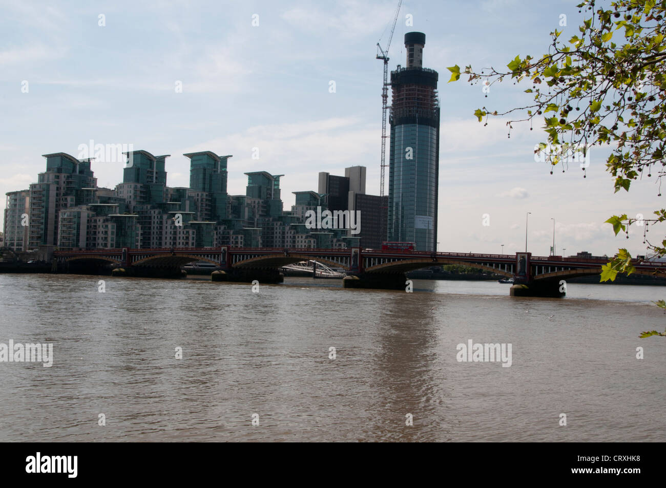 Riverside thames the through wharf hi-res stock photography and images ...