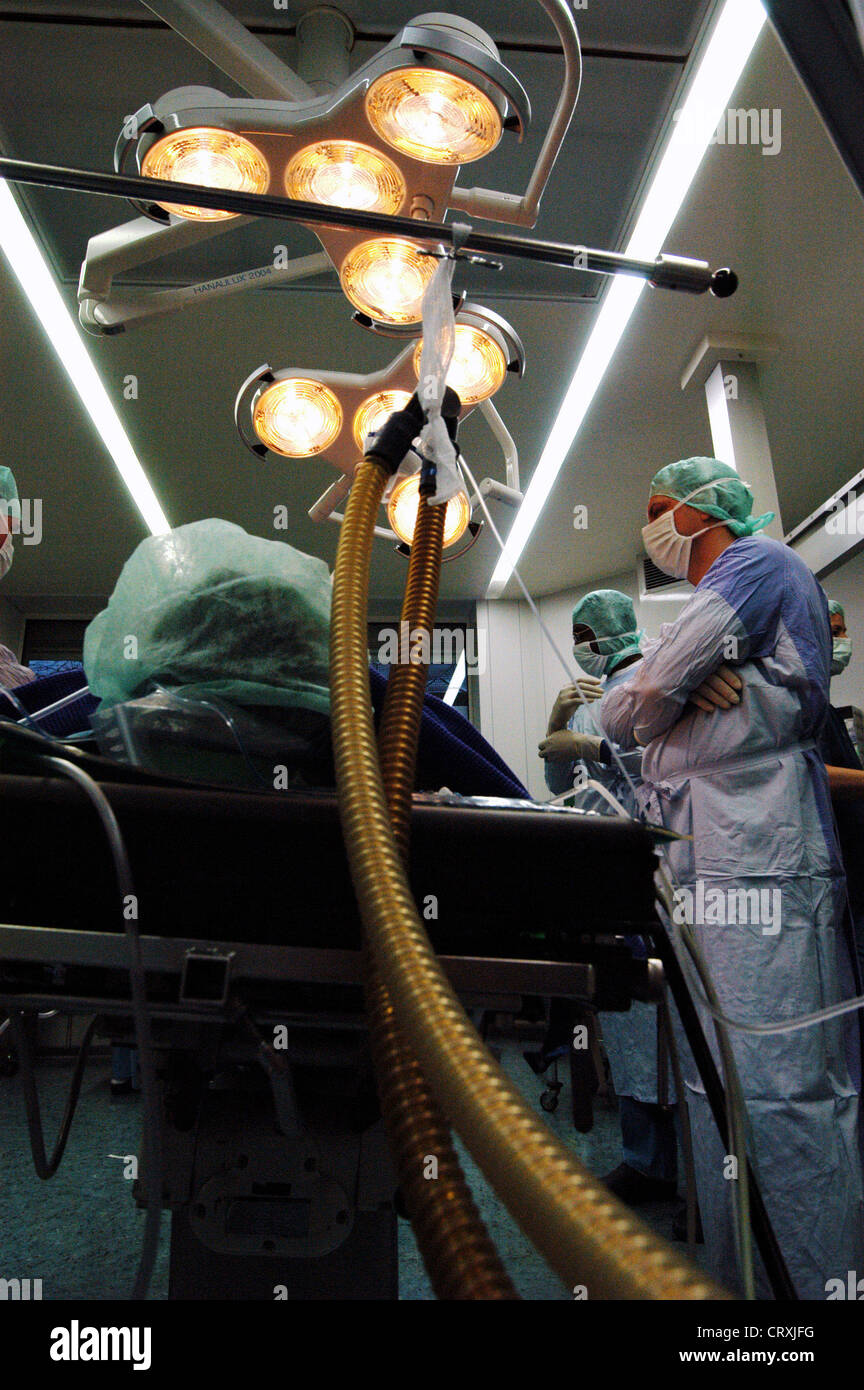 Abdominal surgery vertical hi-res stock photography and images - Alamy