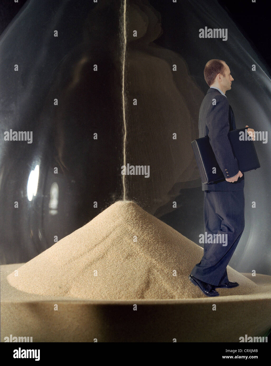 Hourglass life hi-res stock photography and images - Alamy