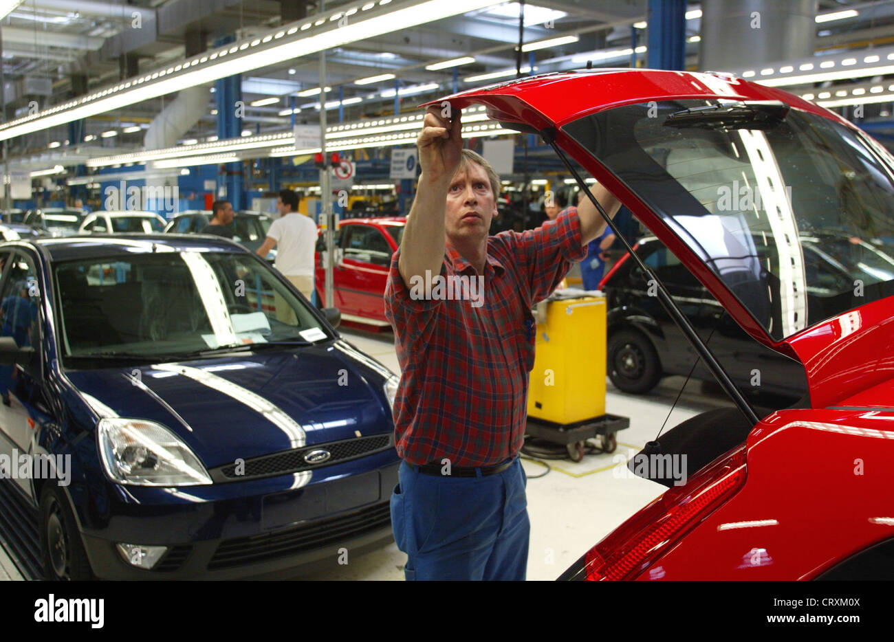 Ford production line hi-res stock photography and images - Alamy