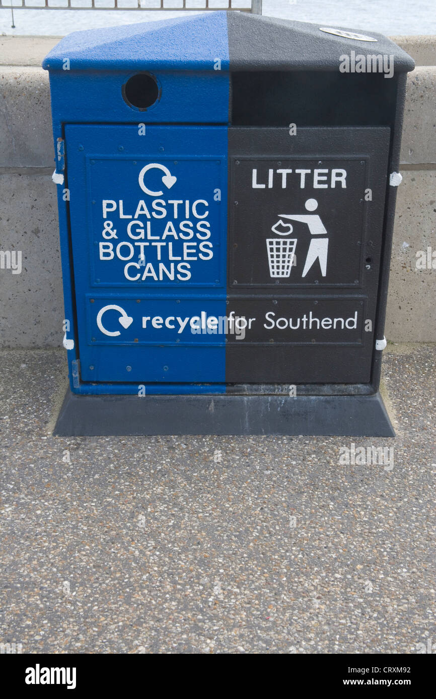 Southend beach litter hi-res stock photography and images - Alamy