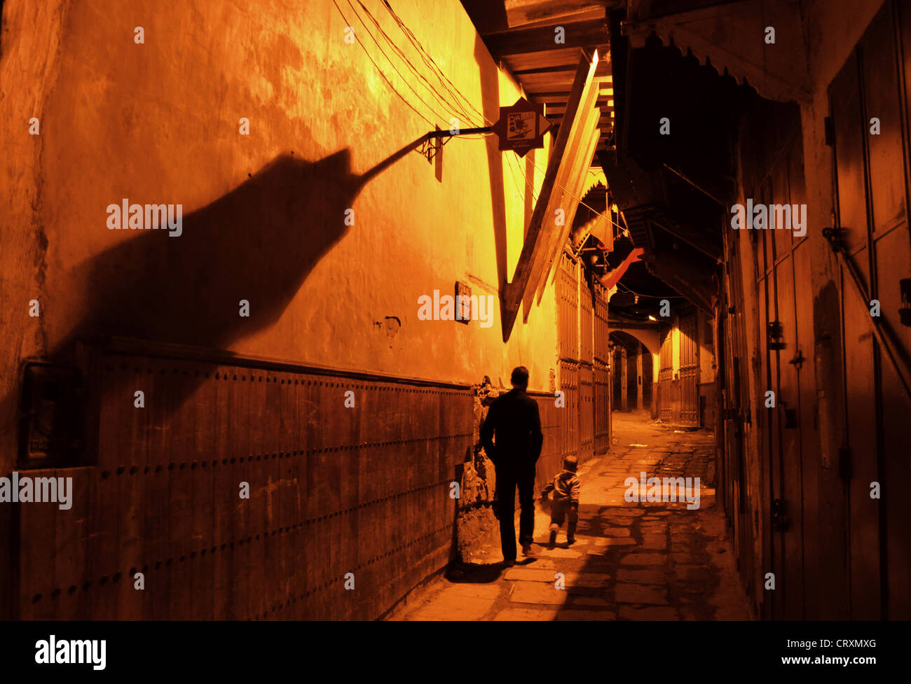 Man walking fez fes medina hi-res stock photography and images - Alamy