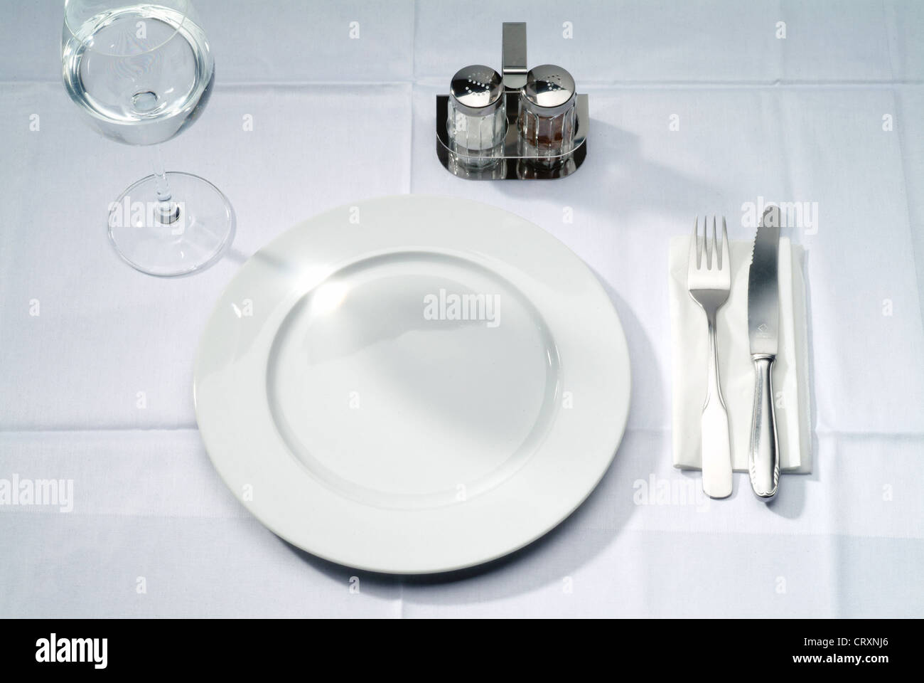 Setting charge hi-res stock photography and images - Alamy