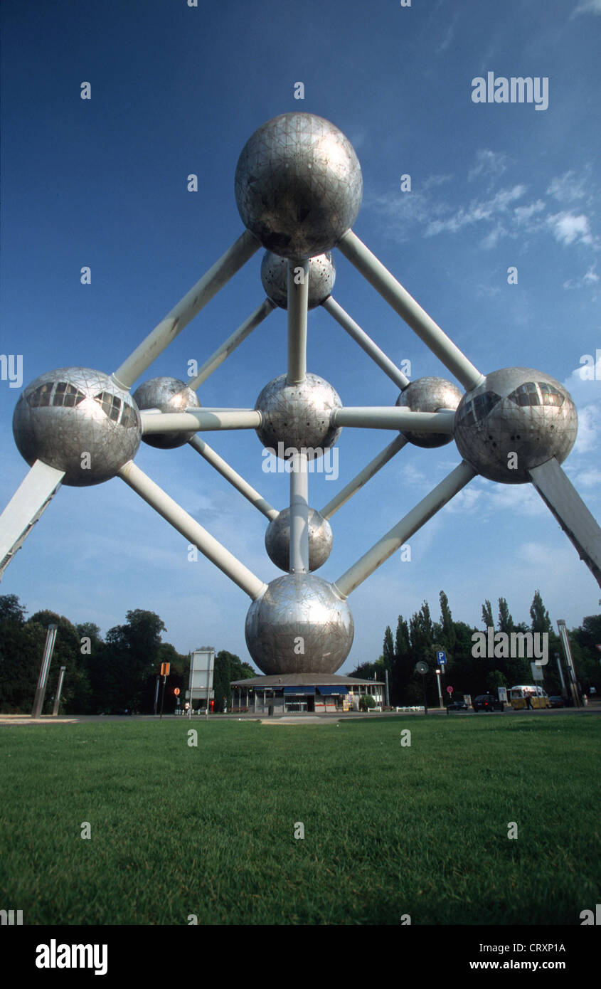 Atom age architecture hi-res stock photography and images - Alamy