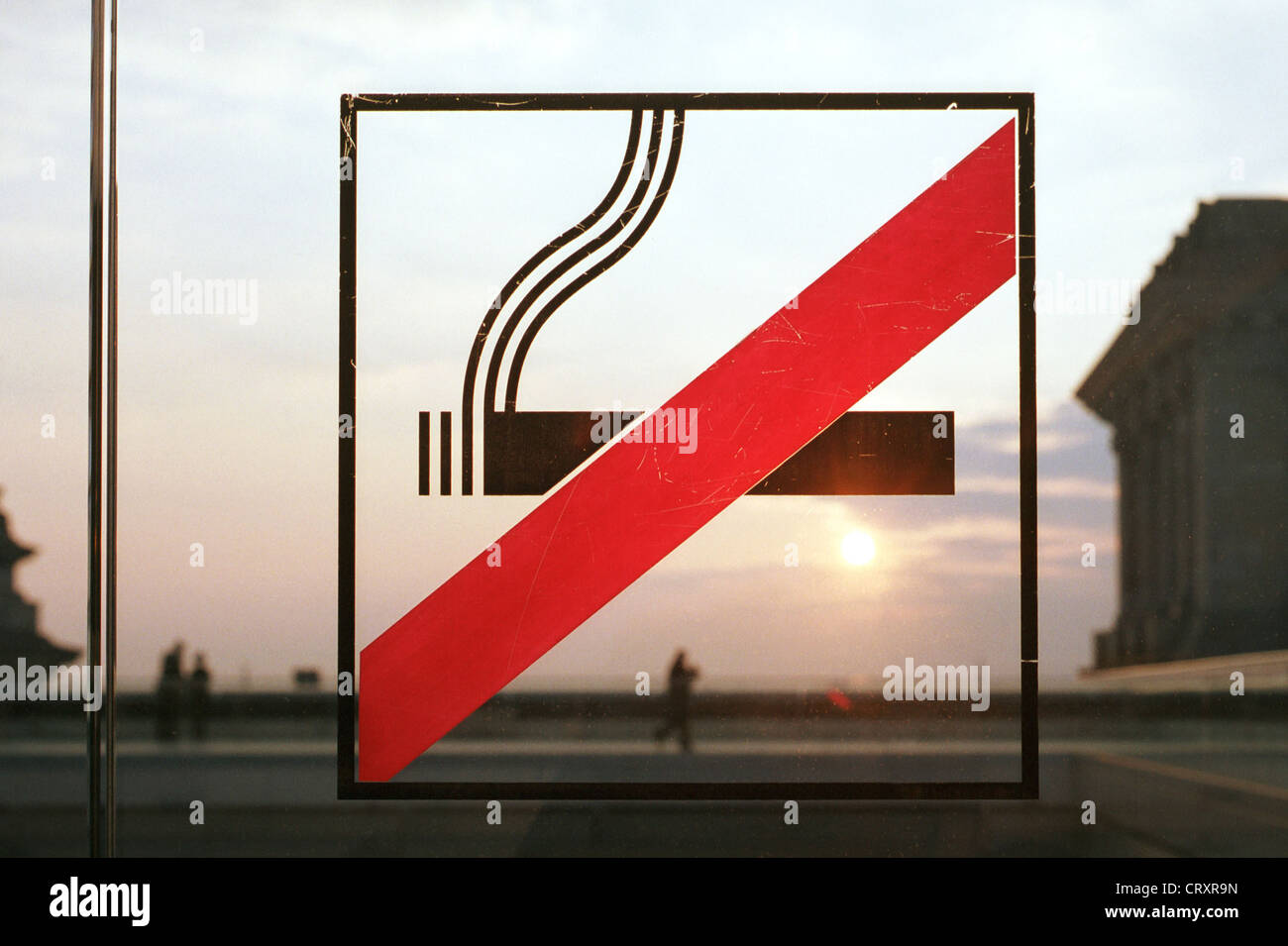 Non smoking emblem hi-res stock photography and images - Alamy