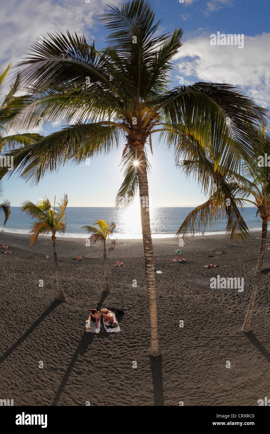 People on islands hi-res stock photography and images - Alamy