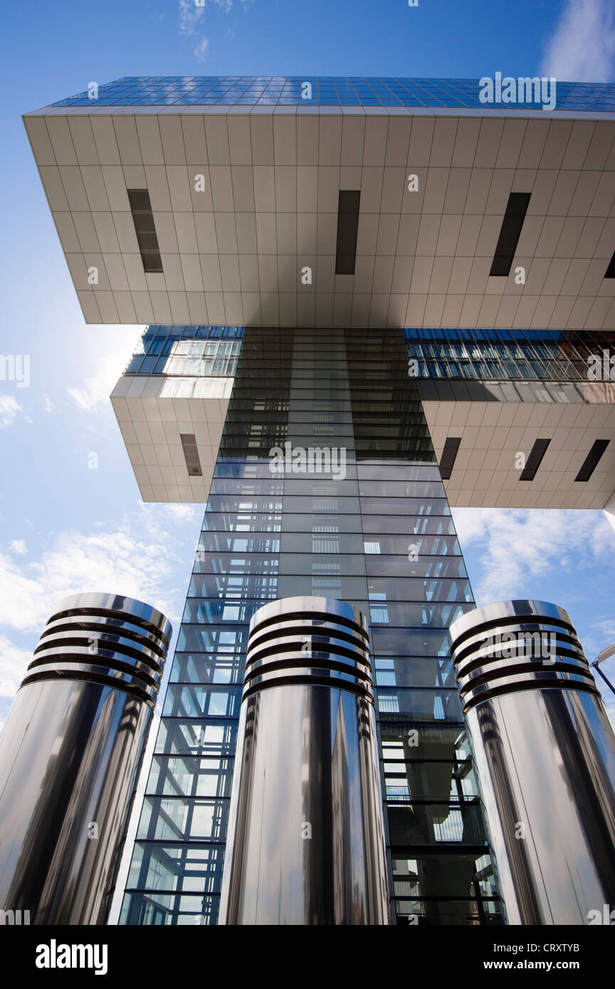 Modern commercial architecture hi-res stock photography and images - Alamy