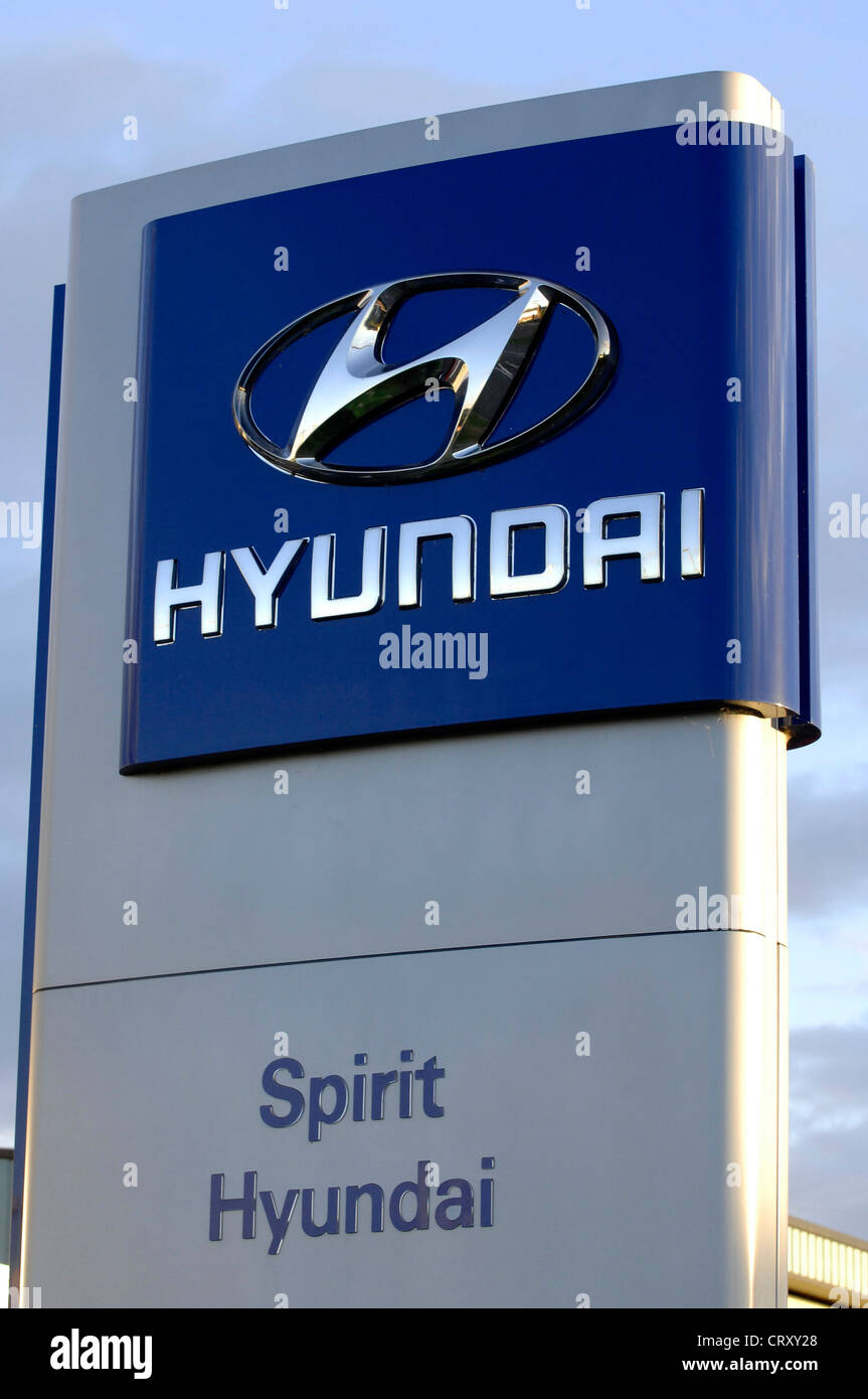 Hyundai sign hi-res stock photography and images - Alamy