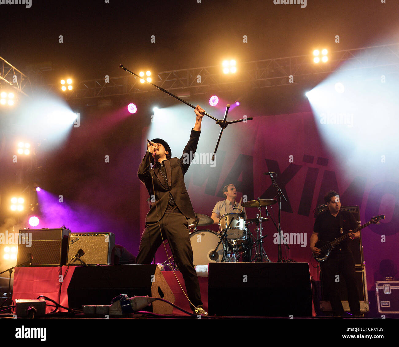 MAXIMO PARK plays Hop Farm Music Festival on 30/06/2012 at Hop Farm ...