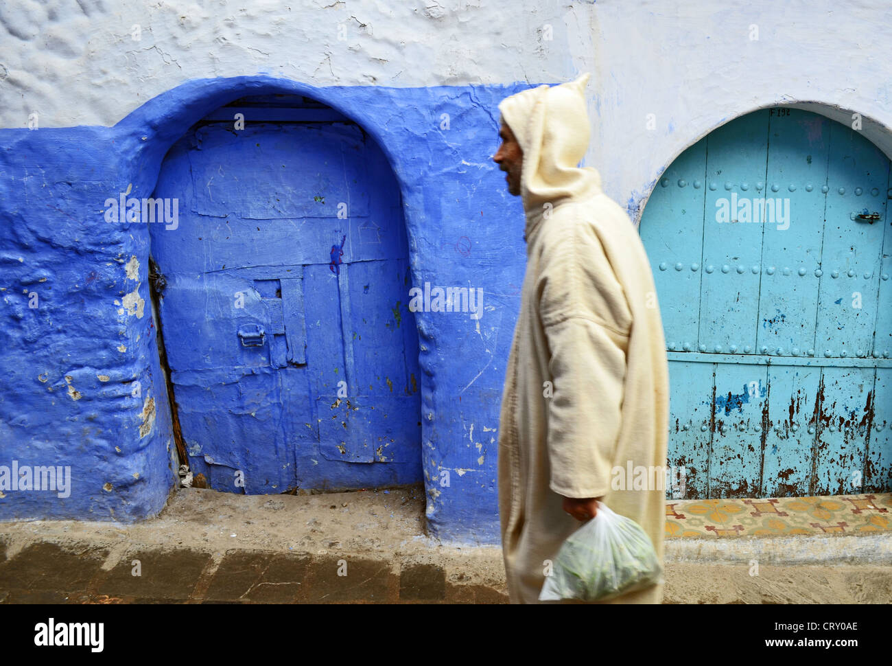 Street scene in Chefchaouen, Morocco Stock Photo - Alamy
