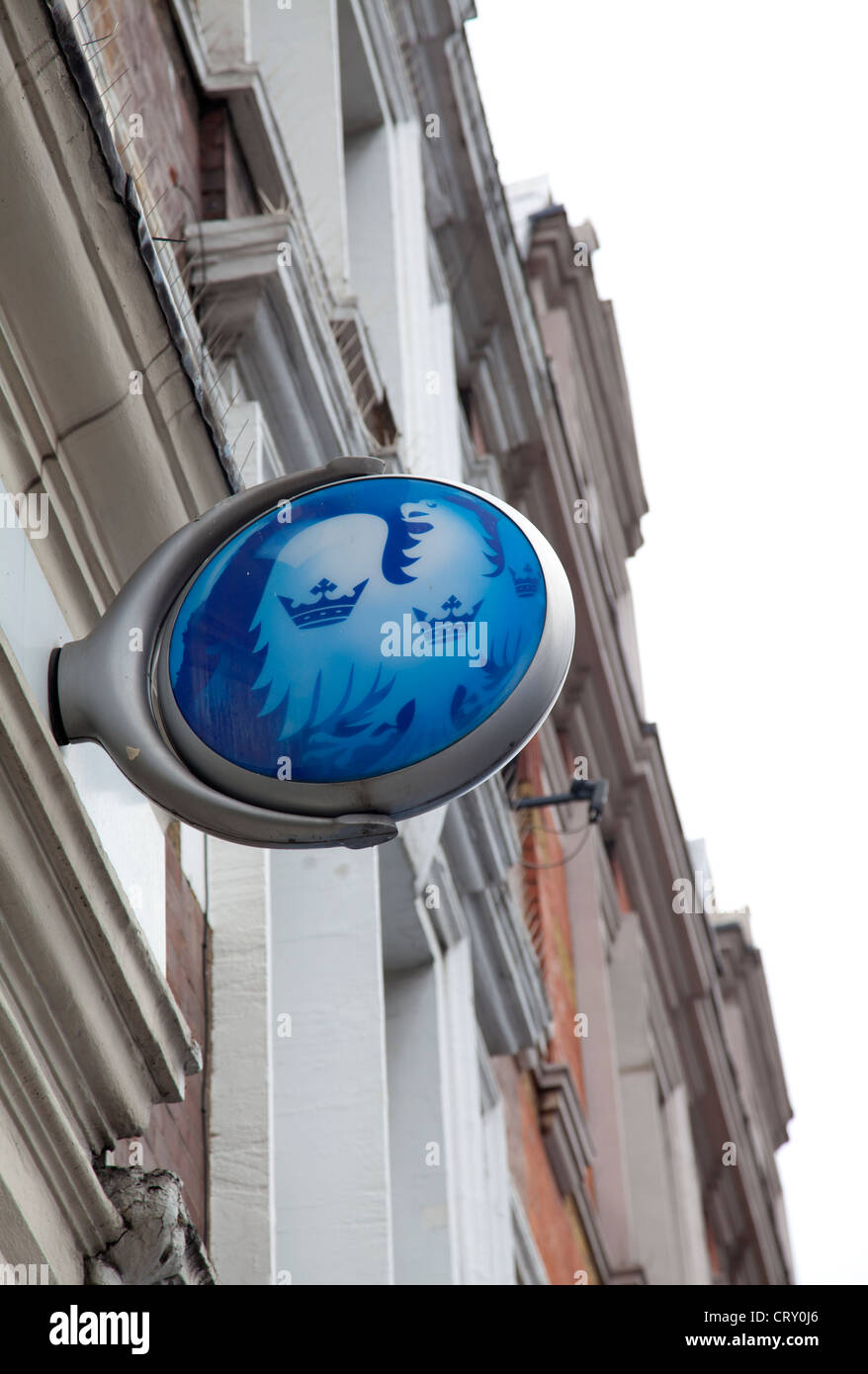 Barclays bank logo eagle hi-res stock photography and images - Alamy