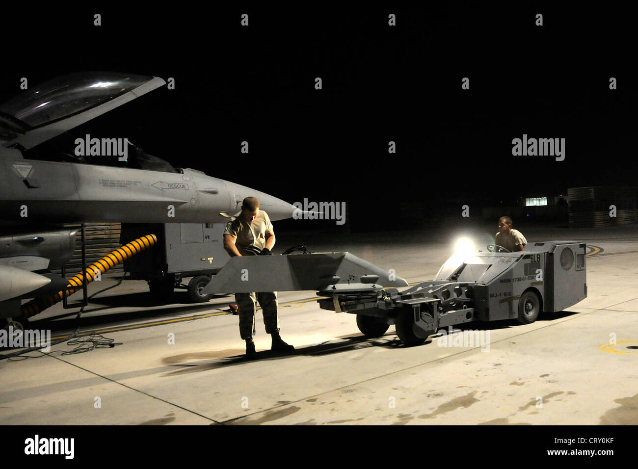 Weapons pylon hi-res stock photography and images - Alamy