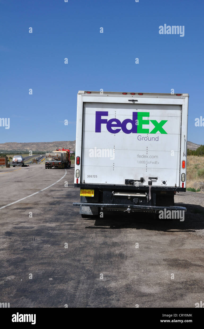 Fedex truck back hi-res stock photography and images - Alamy