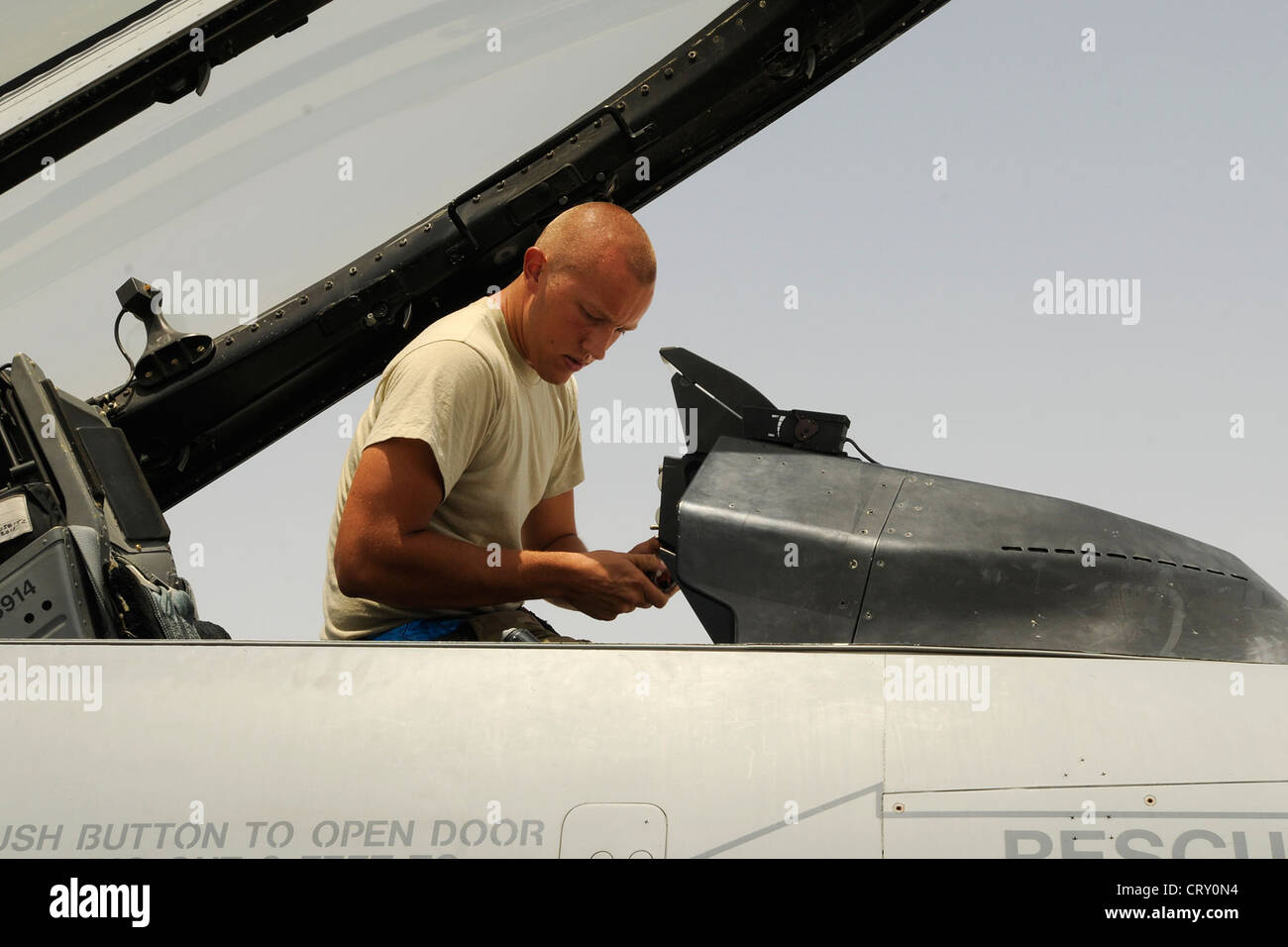 Flying crew chiefs hi-res stock photography and images - Alamy