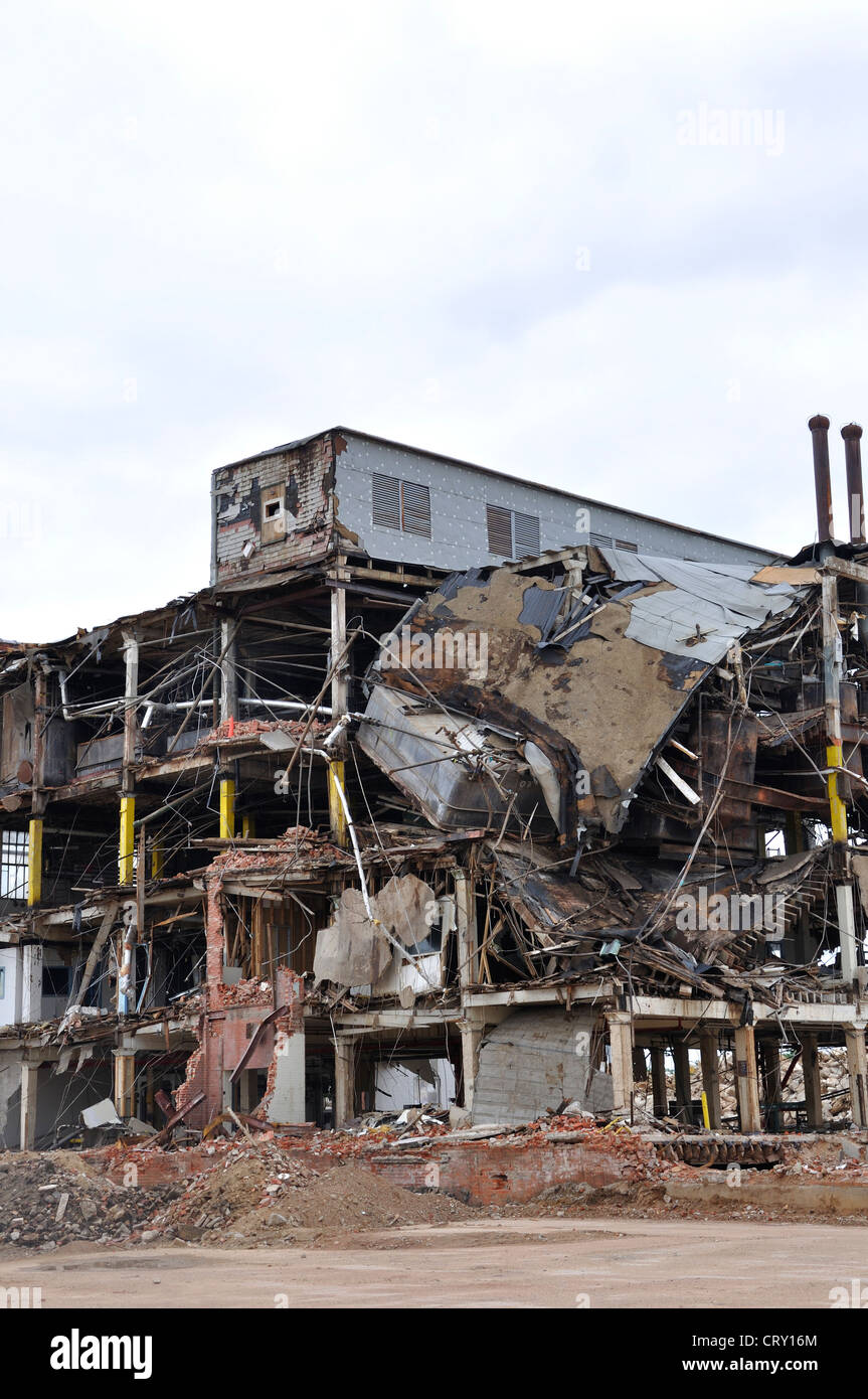 Building being torn down Stock Photo - Alamy