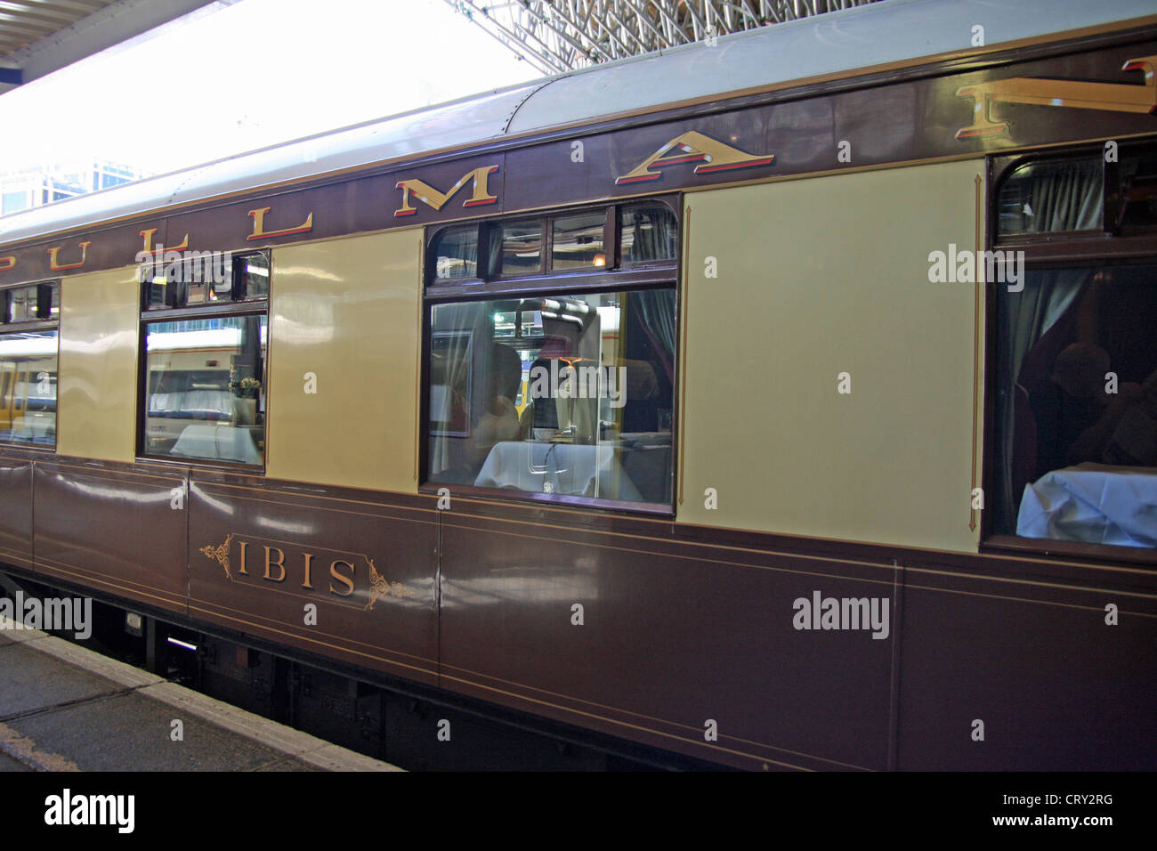 The British Pullman Brighton Belle on the platform at Victoria station ...