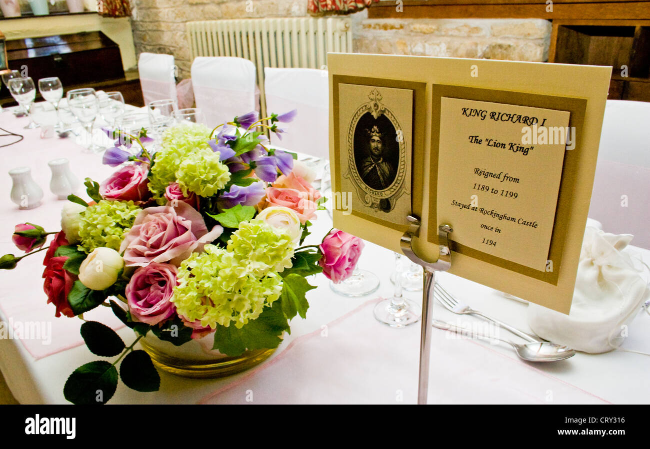 Top table wedding table decorations Stock Photo - Alamy