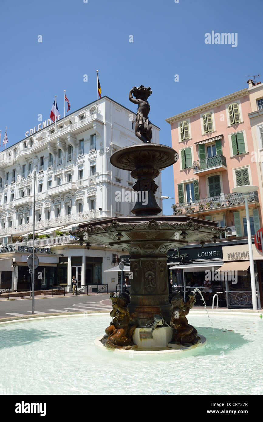 Fontaine (fountain) de la Place du Général de Gaulle, Cannes, Côte d ...