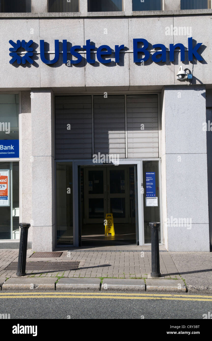 Ulster Bank Branch High Resolution Stock Photography and Images - Alamy