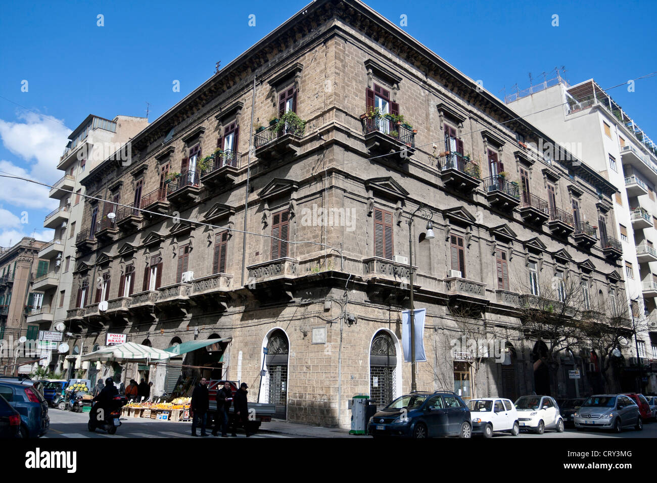 Street scene, Palermo, Sicily, Italy Stock Photo - Alamy