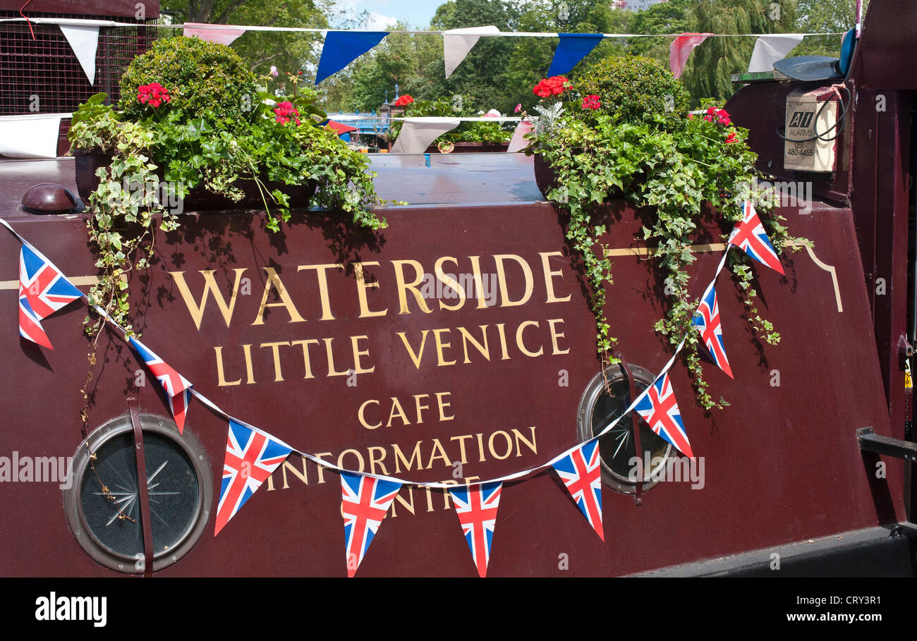 Waterside cafe hi-res stock photography and images - Alamy