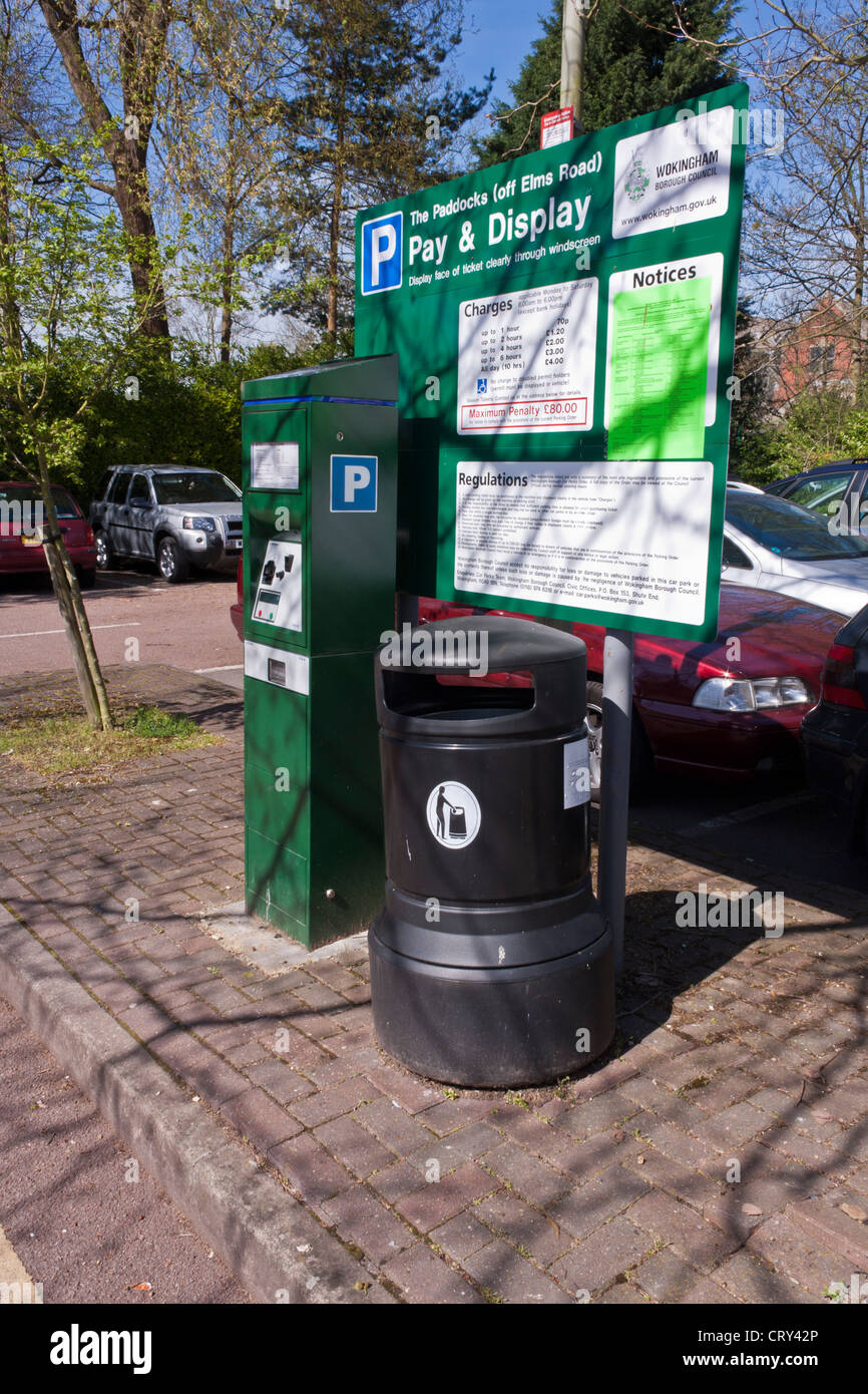 Car park notice hi-res stock photography and images - Alamy