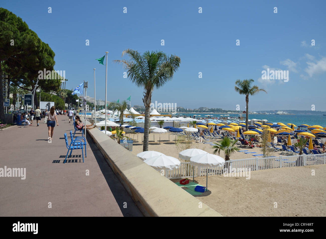 Beach and promenade view, Boulevard de la Croisette, Cannes, Côte d ...
